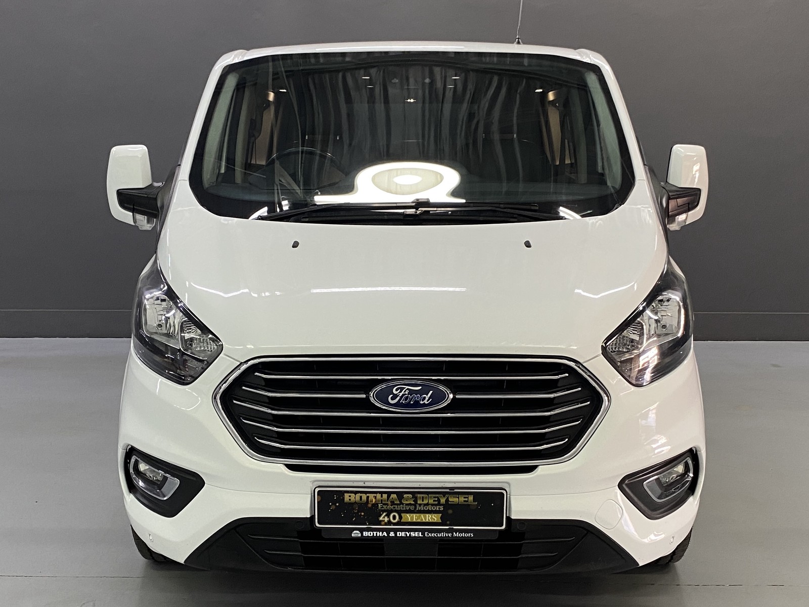 Ford Tourneo Tourneo CUSTOM LTD 2.2TDCi SWB (114KW) for Sale in ...